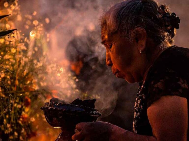 Conoce El Significado Del Copal En Los Altares Del Día De Muertos