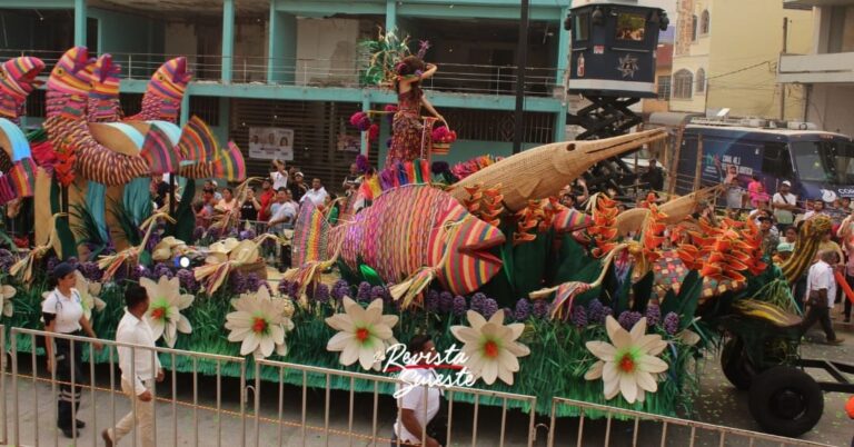¡Récord Histórico! Desfile De Carros Alegóricos Atrae A Más De Medio ...
