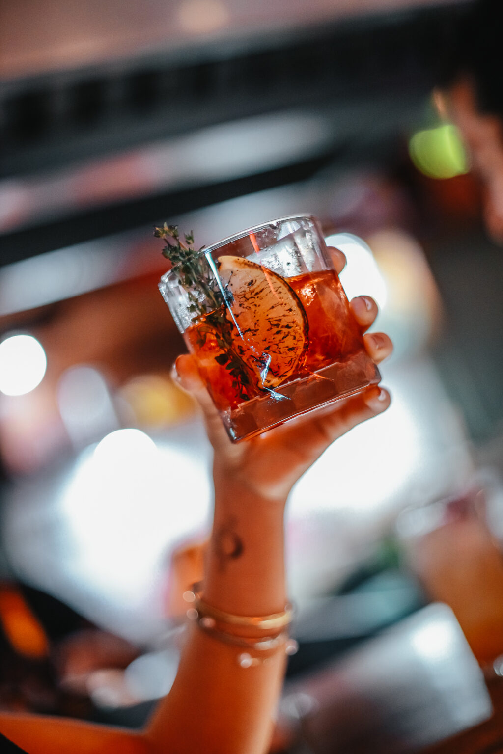 María Mezcal: El Bar Que Empodera Con Tacos, Mezcal Y Baladas Pop Mexicanas