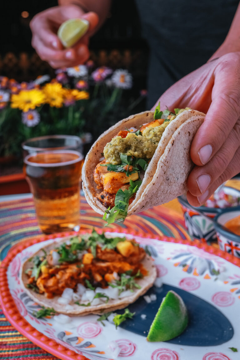 María Mezcal: El Bar Que Empodera Con Tacos, Mezcal Y Baladas Pop Mexicanas